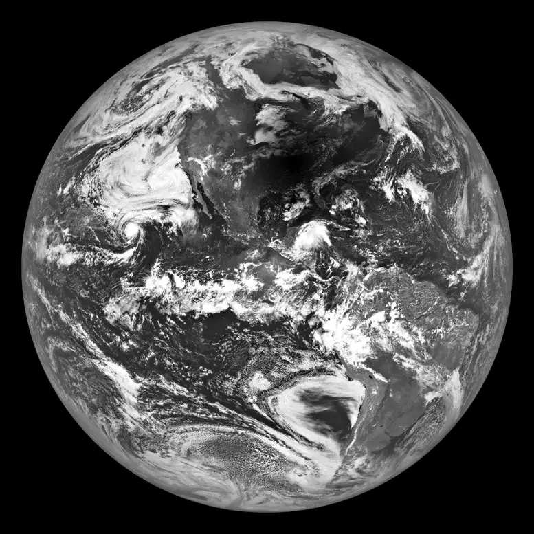 Sonnenfinsternis vom Mond aus gesehen