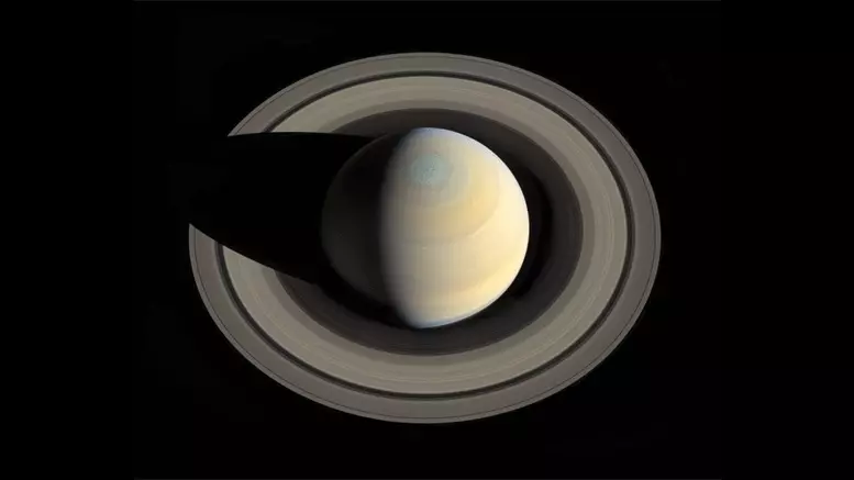 NASA dezvăluie că Saturn își pierde inelele la rata maximă estimată