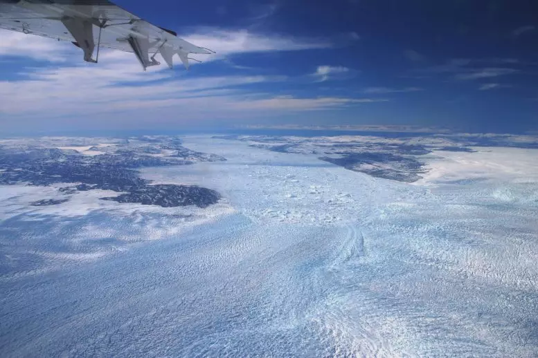 Kutuluka kwa Glaciers Mogens Heinesen Fjord