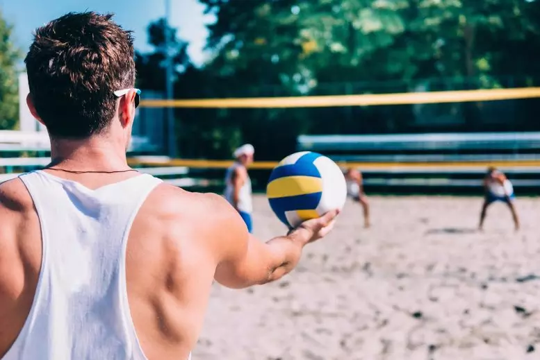 Saque de voleibol de playa