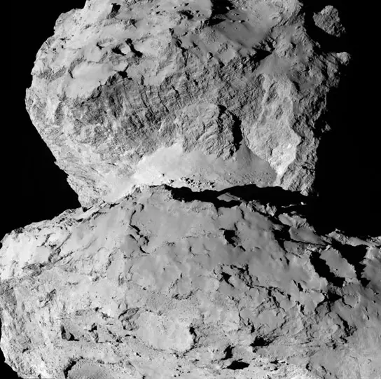 67P Churyumov Gerasimenko 的新详细图像