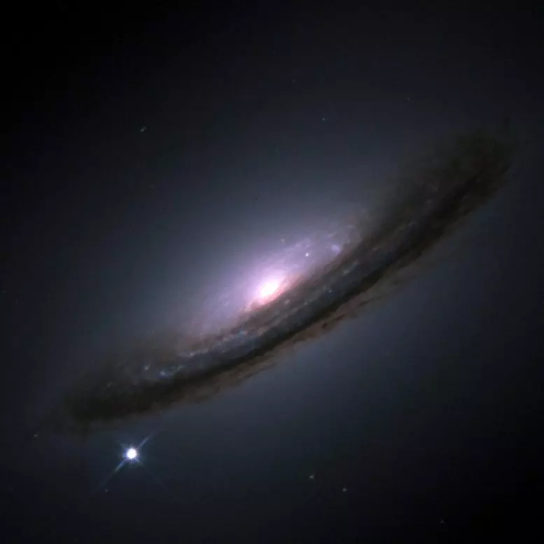 Galaxy NGC 4526 માં સુપરનોવા 1994D